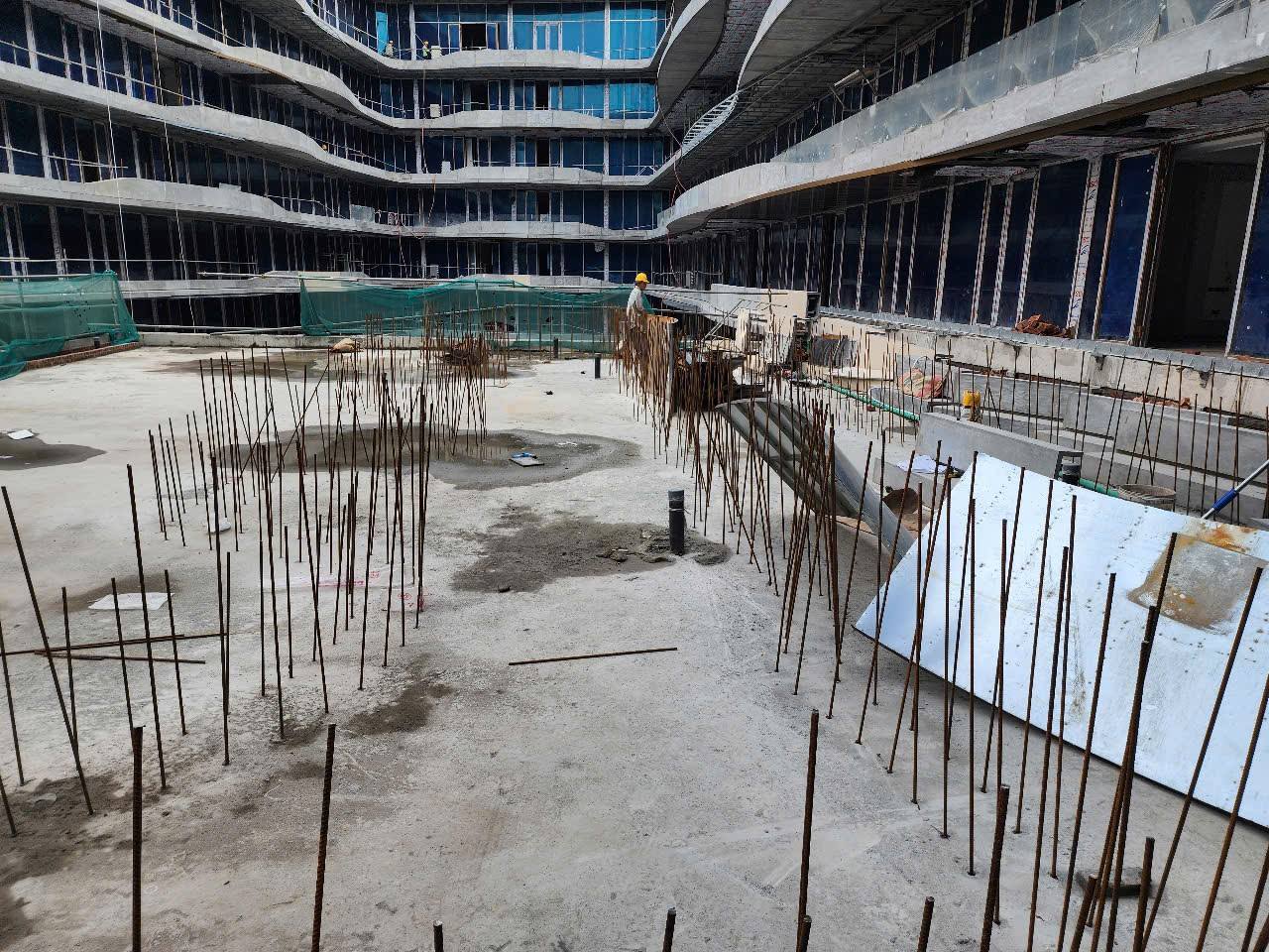 Thi Công Khoan Cấy Thép Bằng Keo Bossong BCR 400 Vplus Tropical Tại ...