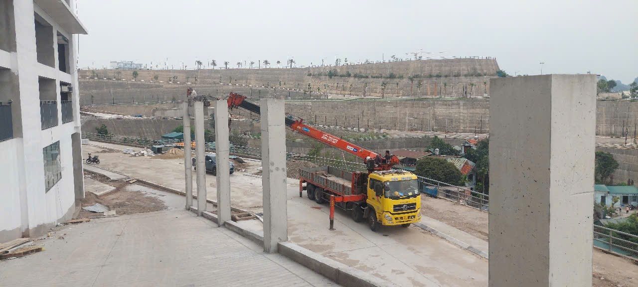 Thi công khoan cấy bulong M24 bằng keo Bossong BCR 400 Vplus tại Hạ ...